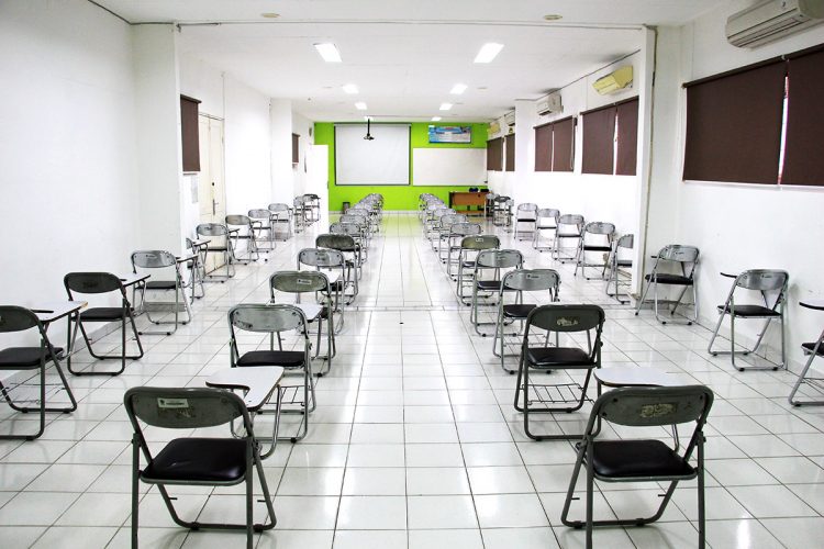 Ruang Kelas - Fakultas Kedokteran dan Ilmu Kesehatan